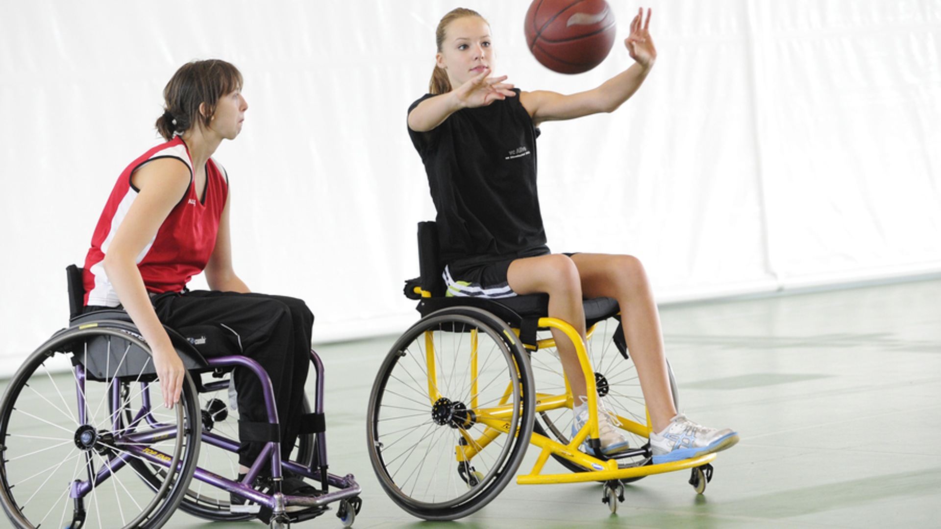 Rolstoelbasketbalster Bo Kramer komt verleden onder ogen | TeamNL