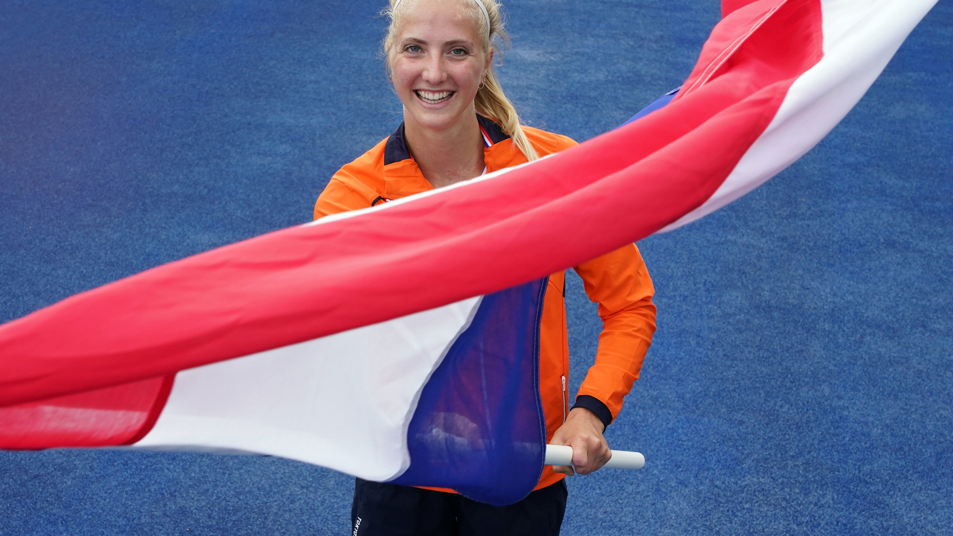 Fleur Jong en Jetze Plat samen vlaggendrager paralympisch TeamNL | TeamNL